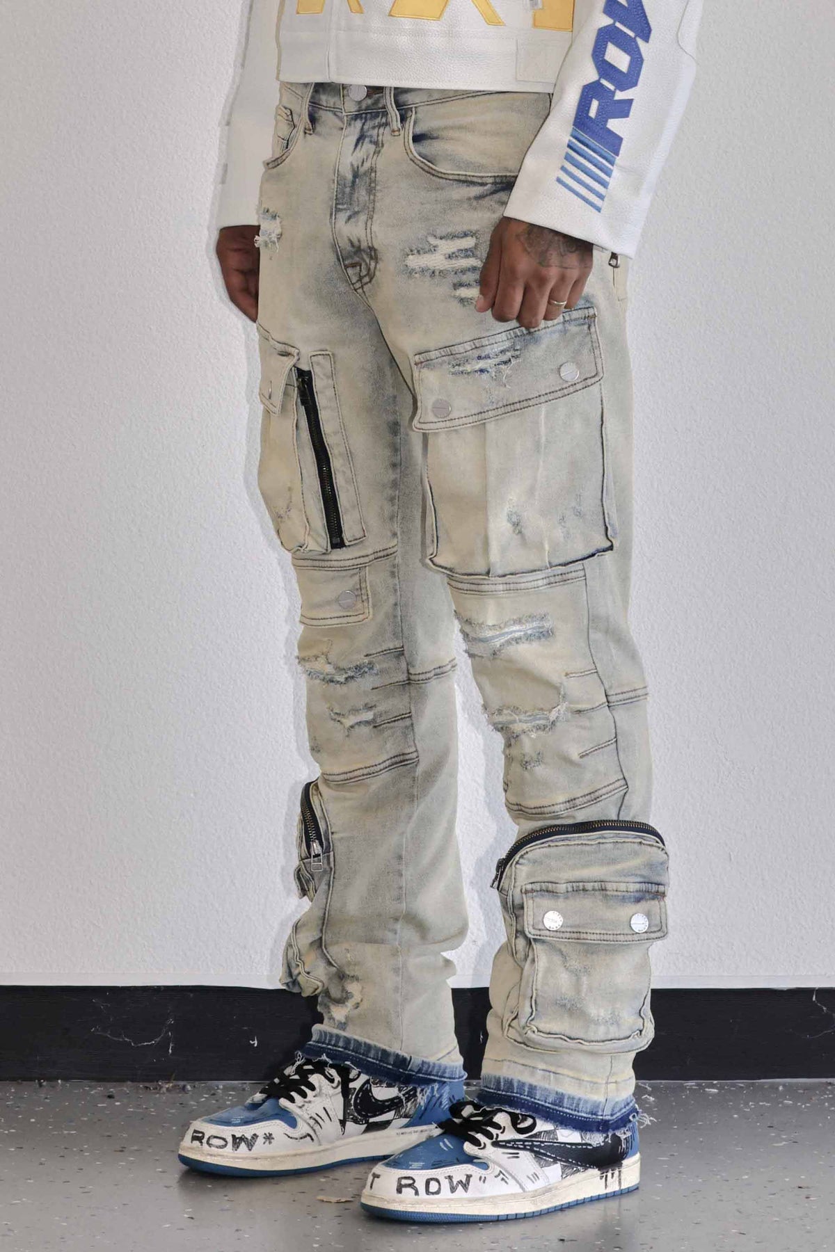 UTILITY CARGO SHARP DENIM PANTS | First Row