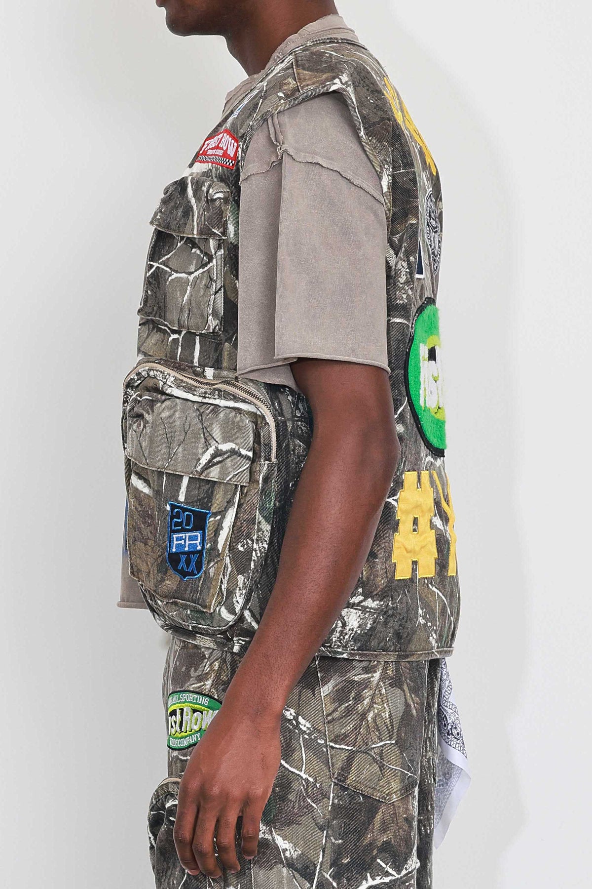 PATCHES MULTI CARGO VEST | First Row